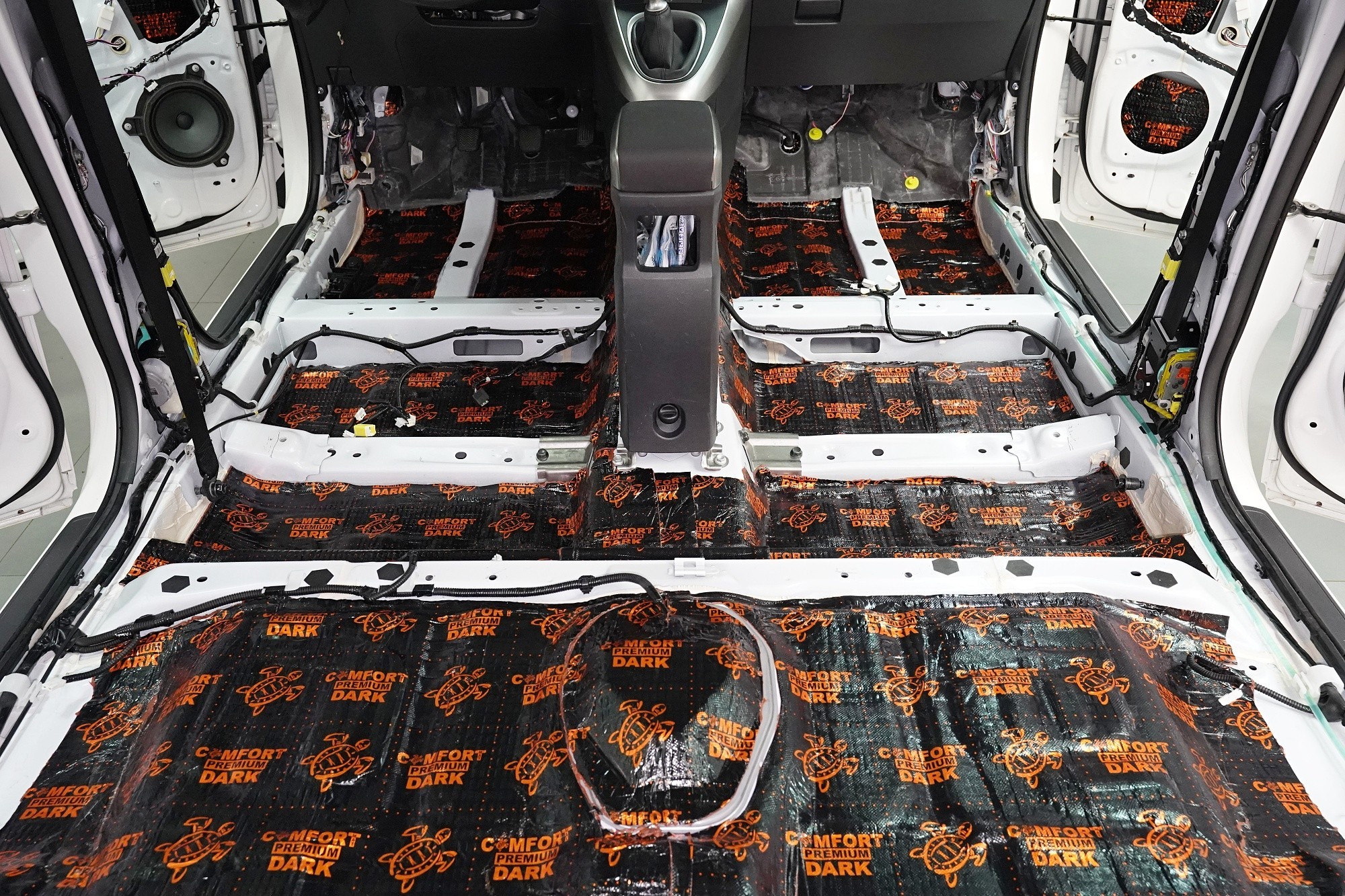 Toyota Corolla Verso - soundproofing - Ahifi.store