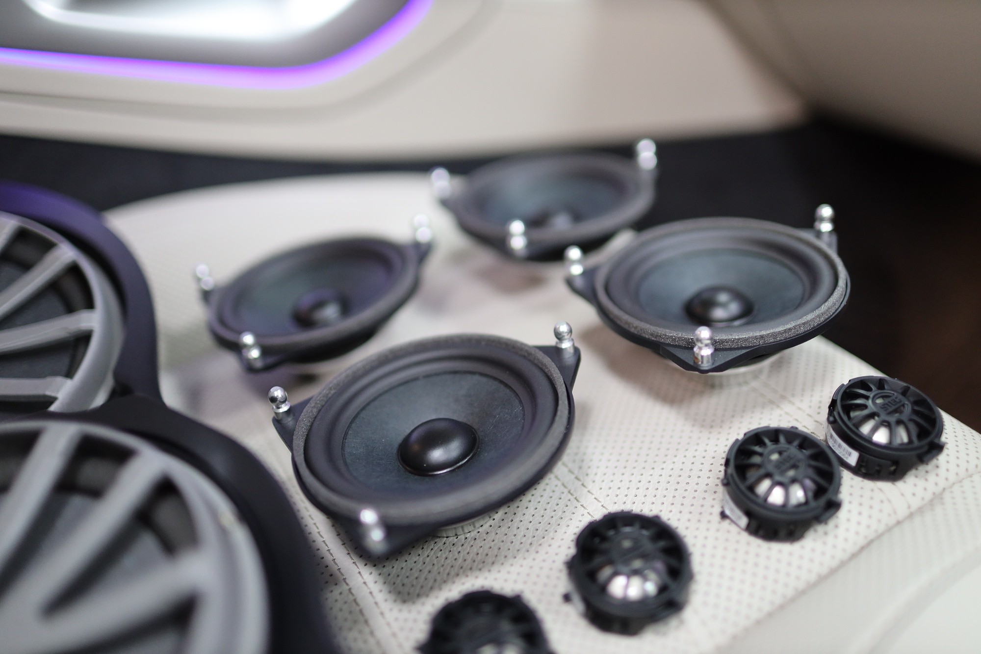 Mercedes-Benz GLE - complete Steg sound system (Burmester upgrade ...